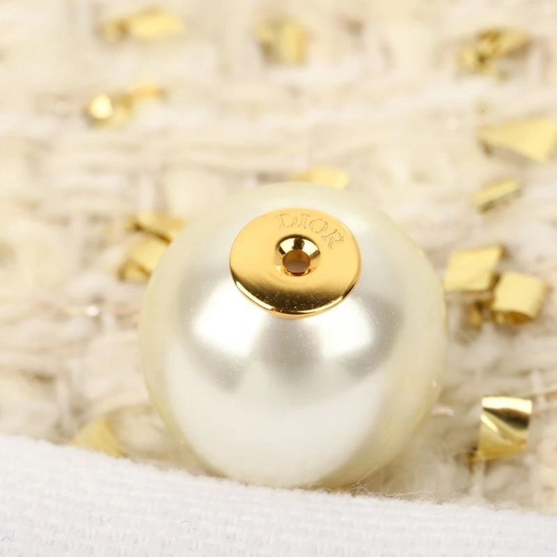 Cut-rate Christian Dior Earrings