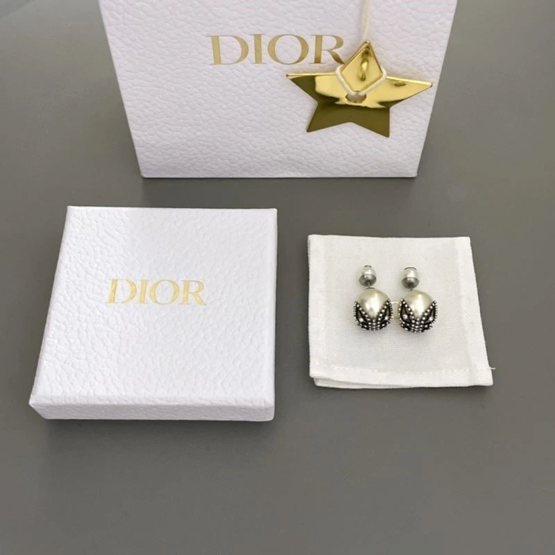 Value-priced Christian Dior Earrings