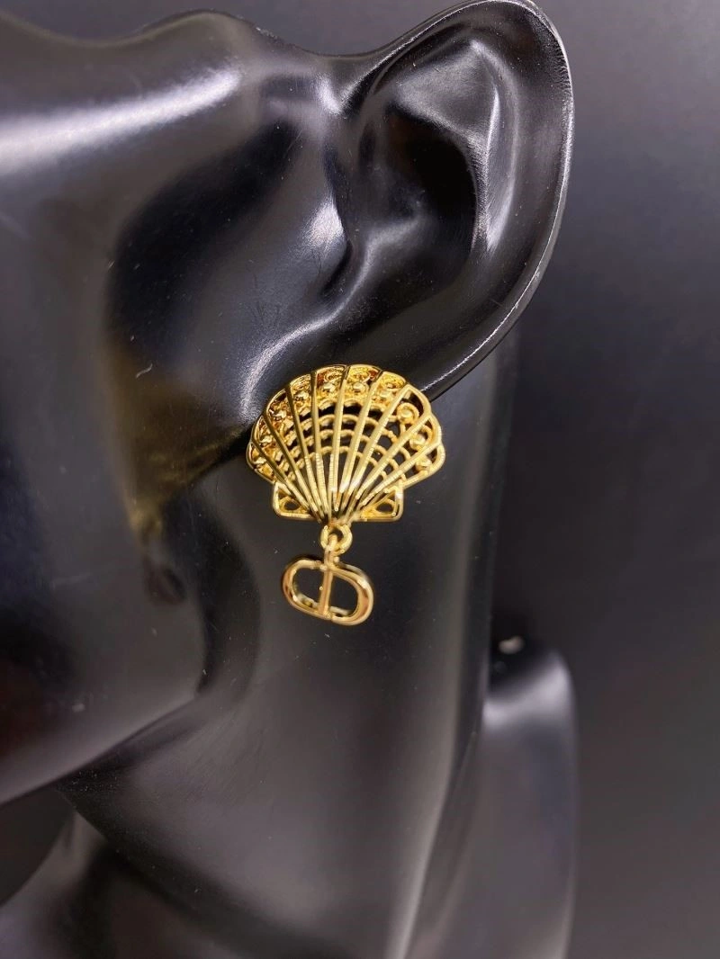 Top match Christian Dior Earrings