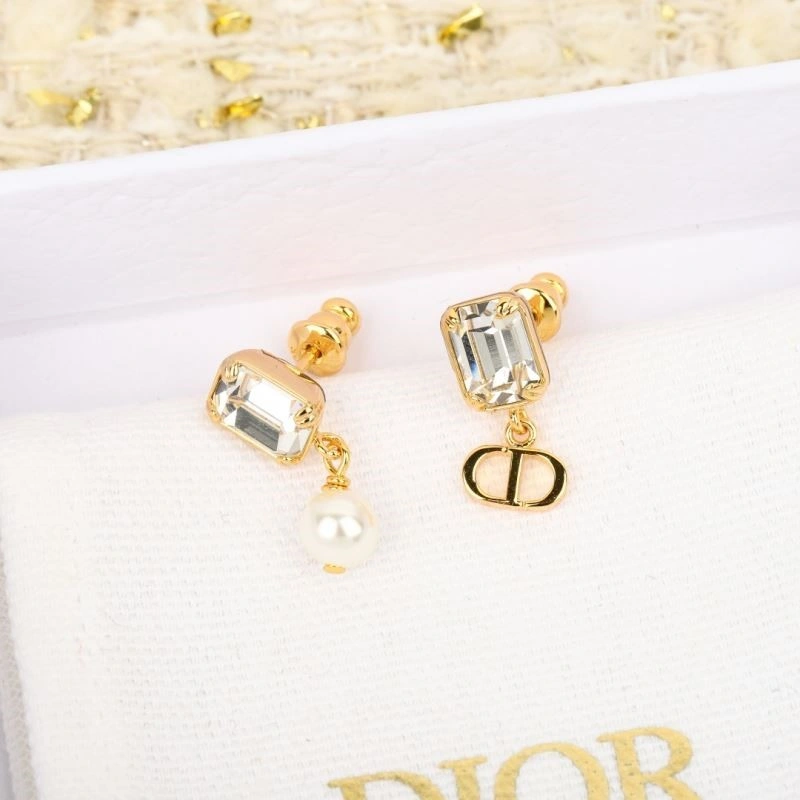 Cut-rate Christian Dior Earrings