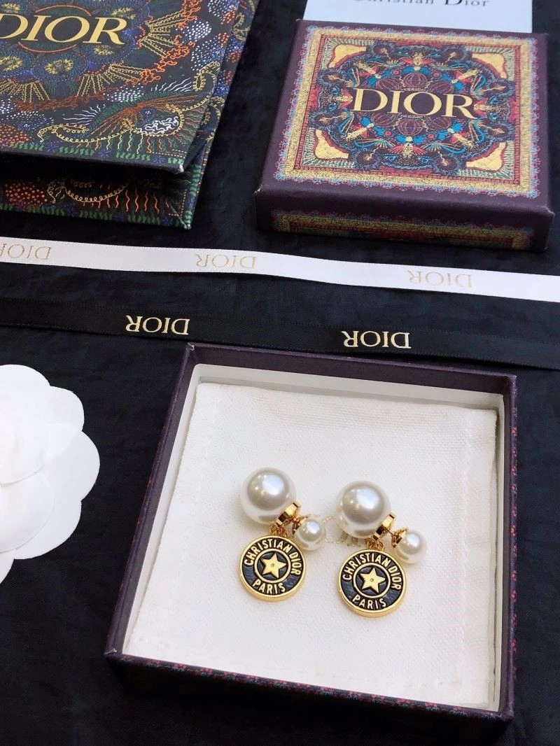 Low-cost Christian Dior Earrings