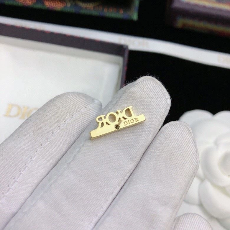 Top match Christian Dior Earrings