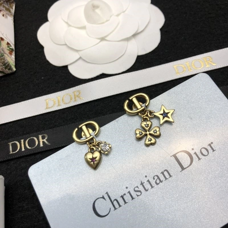 Accurate model Christian Dior Earrings