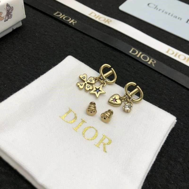 Accurate model Christian Dior Earrings