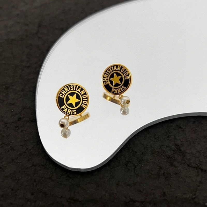Accurate model Christian Dior Earrings