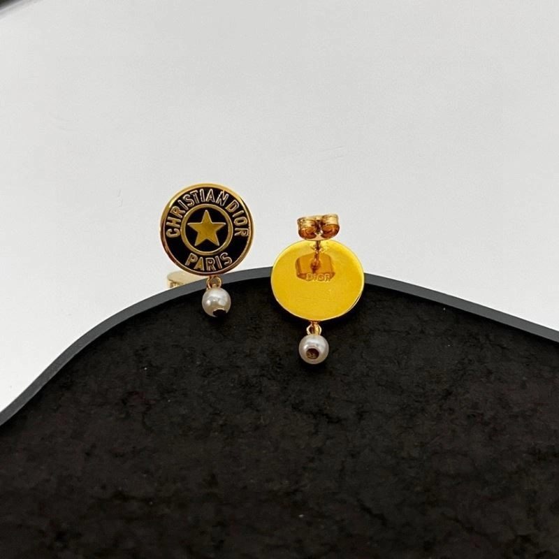 Accurate model Christian Dior Earrings