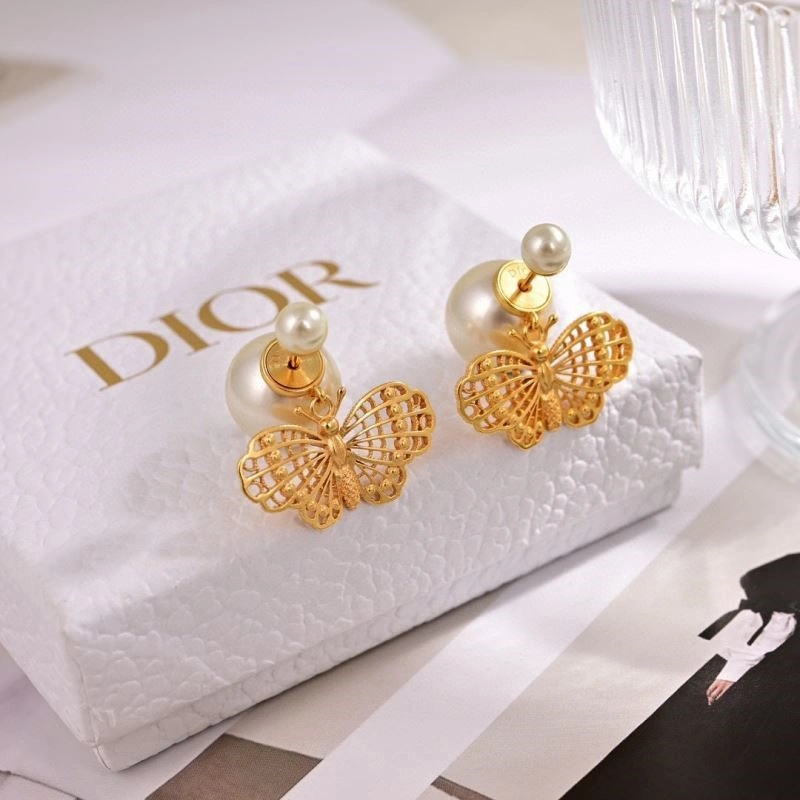 Accurate model Christian Dior Earrings