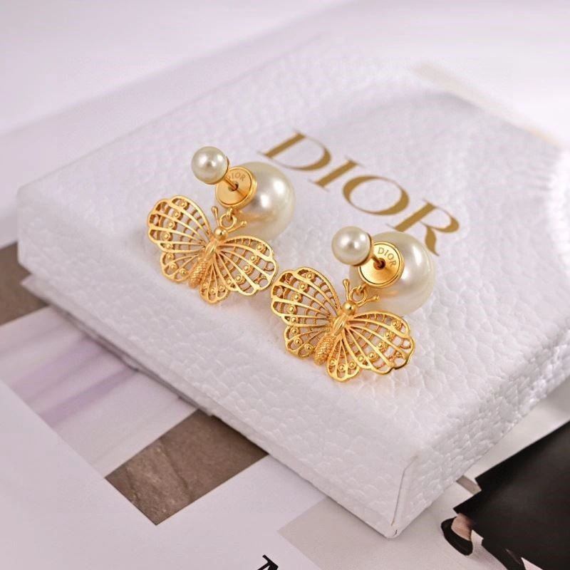 Accurate model Christian Dior Earrings