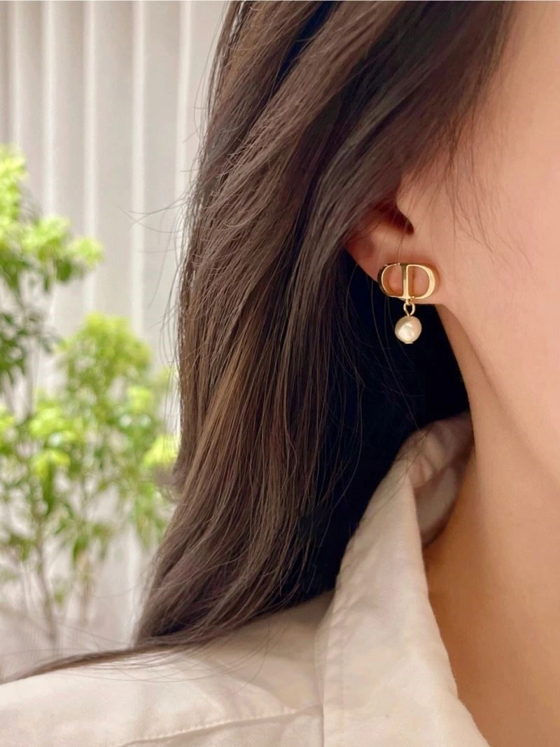 Legit Christian Dior Earrings