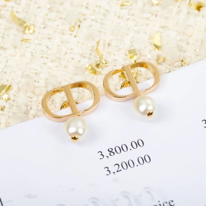 Top match Christian Dior Earrings