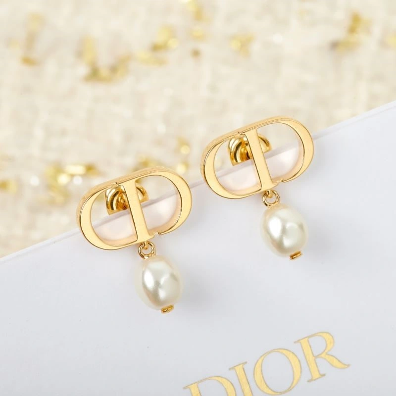 Top match Christian Dior Earrings