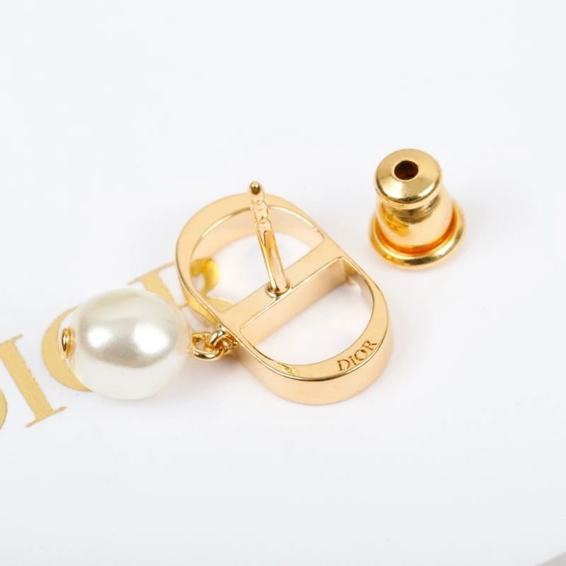 Top match Christian Dior Earrings