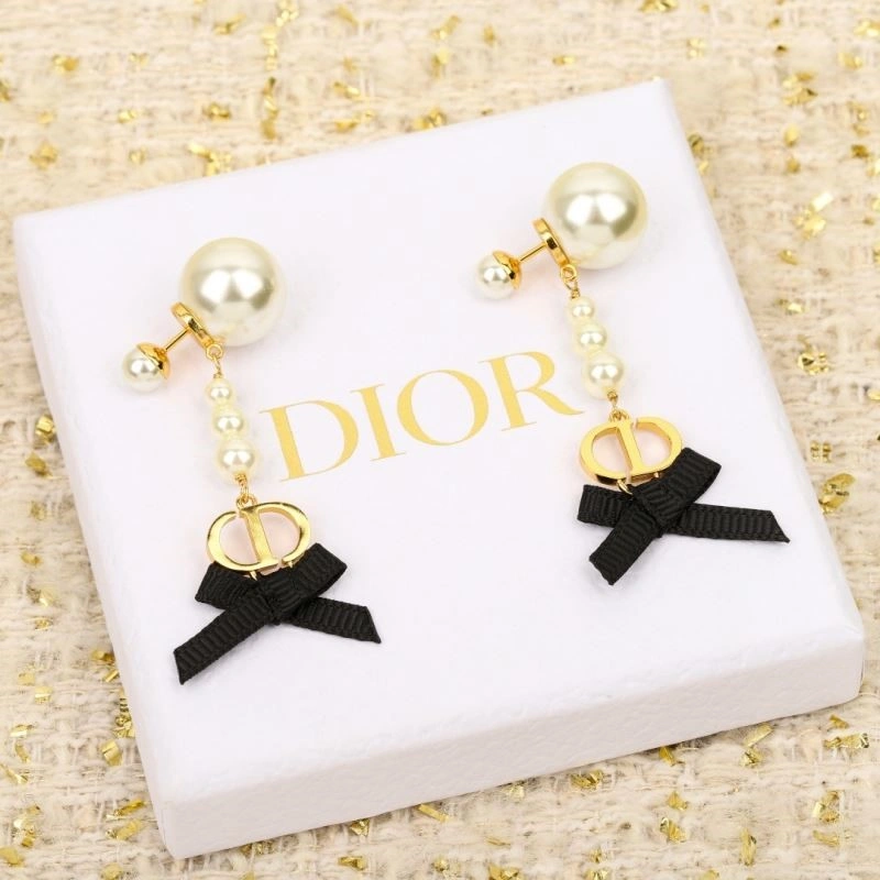 Low-cost Christian Dior Earrings