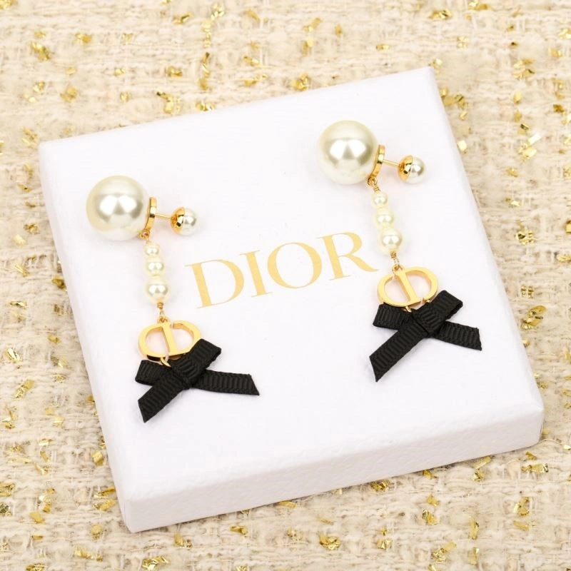 Low-cost Christian Dior Earrings