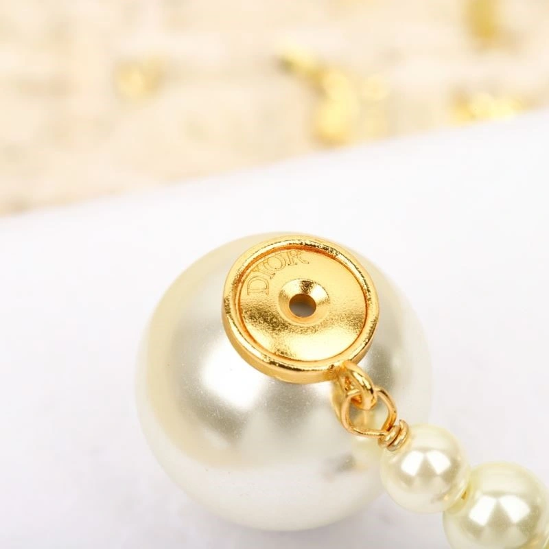 Low-cost Christian Dior Earrings