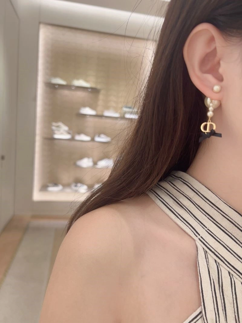 Low-cost Christian Dior Earrings