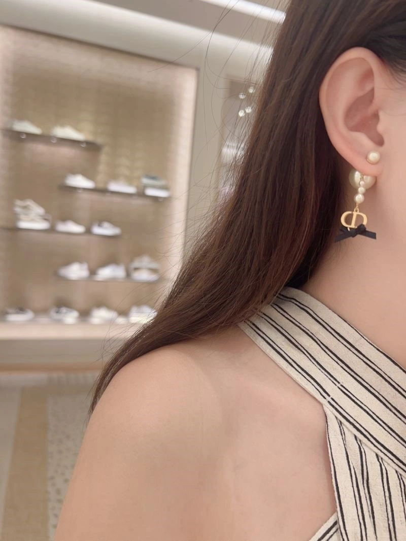 Low-cost Christian Dior Earrings