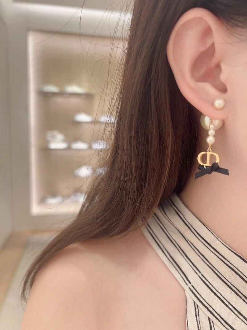 Low-cost Christian Dior Earrings