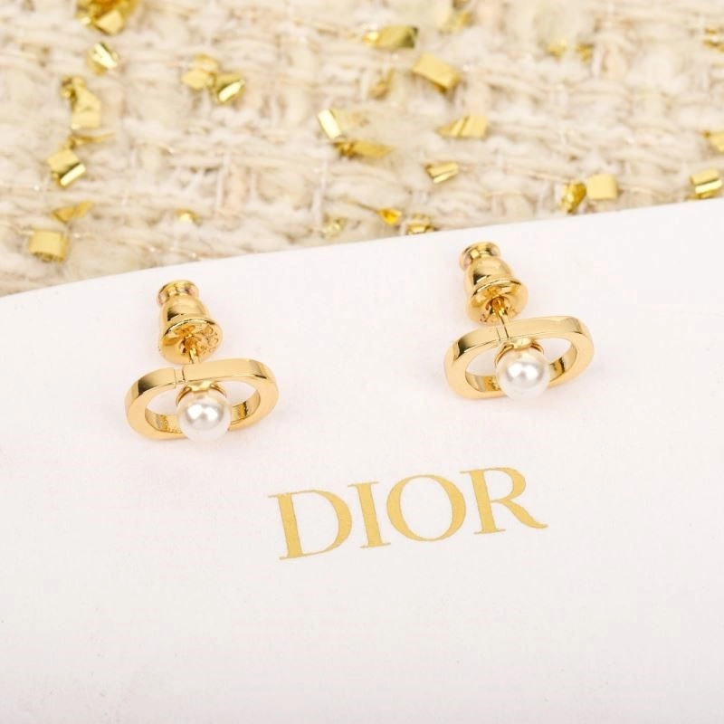 Top match Christian Dior Earrings