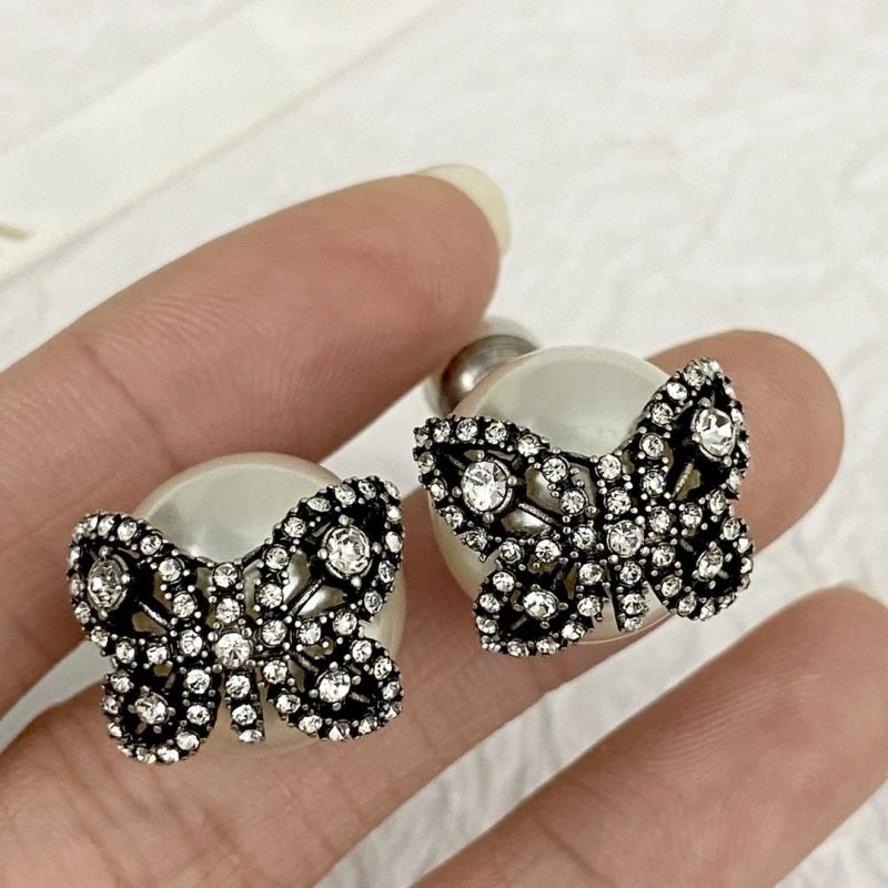 Accurate model Christian Dior Earrings