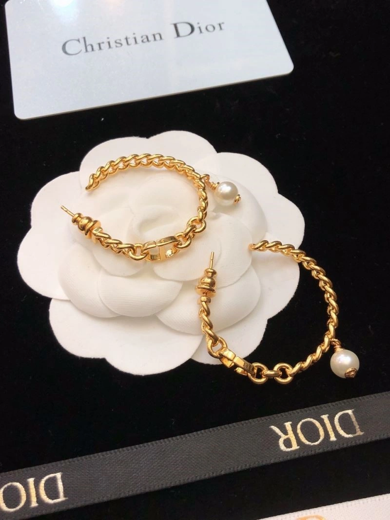 Legit Christian Dior Earrings