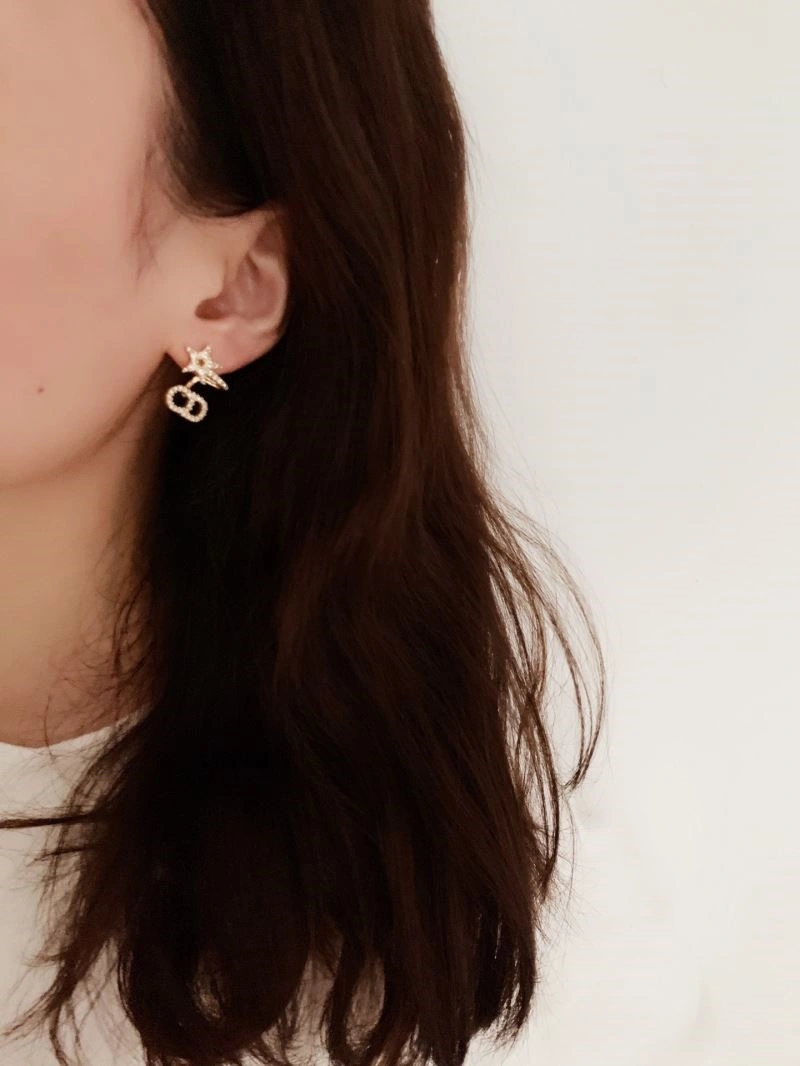 Indistinguishable Christian Dior Earrings