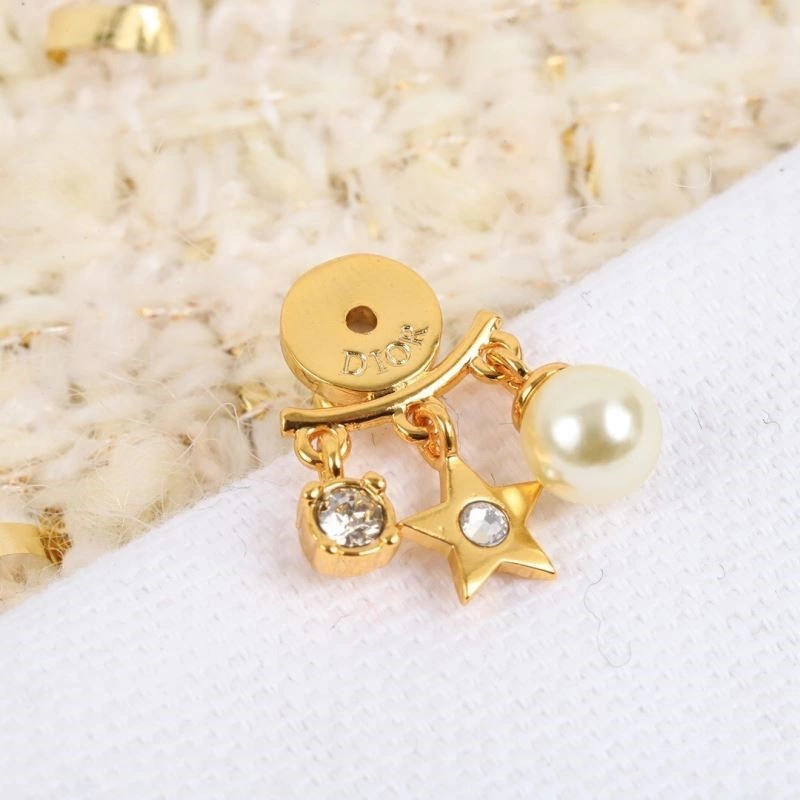 Accurate model Christian Dior Earrings