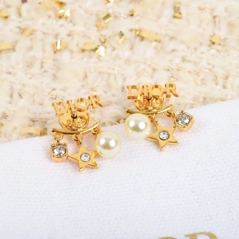 Accurate model Christian Dior Earrings