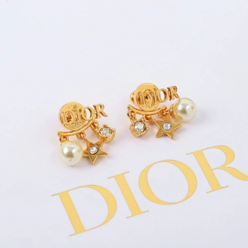 Accurate model Christian Dior Earrings