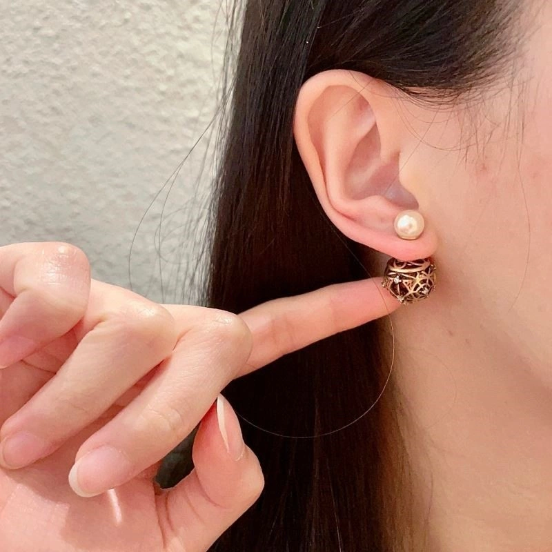 Legit Christian Dior Earrings