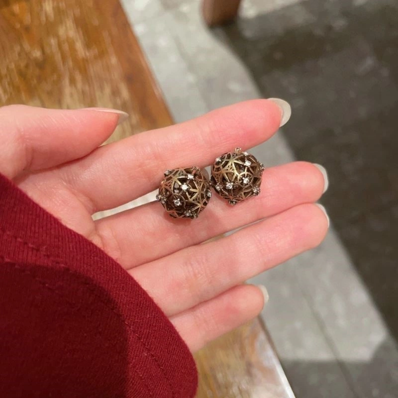 Legit Christian Dior Earrings