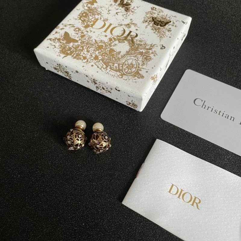 Legit Christian Dior Earrings