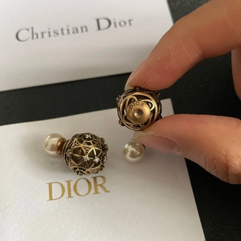 Legit Christian Dior Earrings
