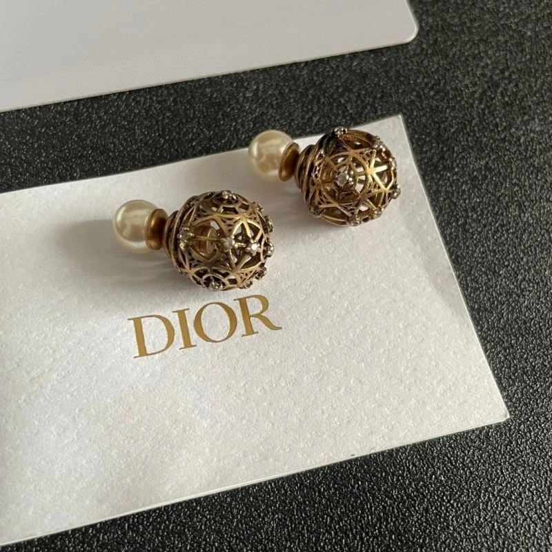 Legit Christian Dior Earrings