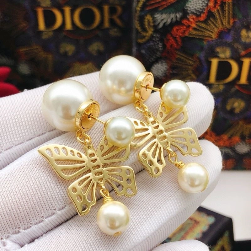 Accurate model Christian Dior Earrings