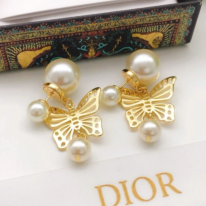 Accurate model Christian Dior Earrings