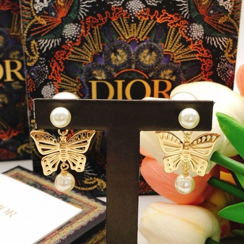 Accurate model Christian Dior Earrings