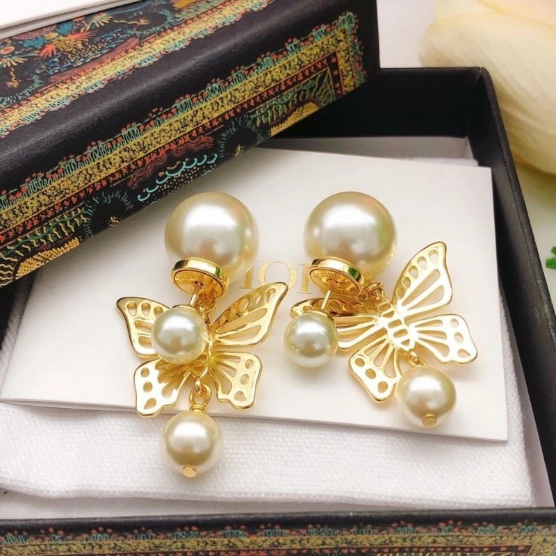 Accurate model Christian Dior Earrings
