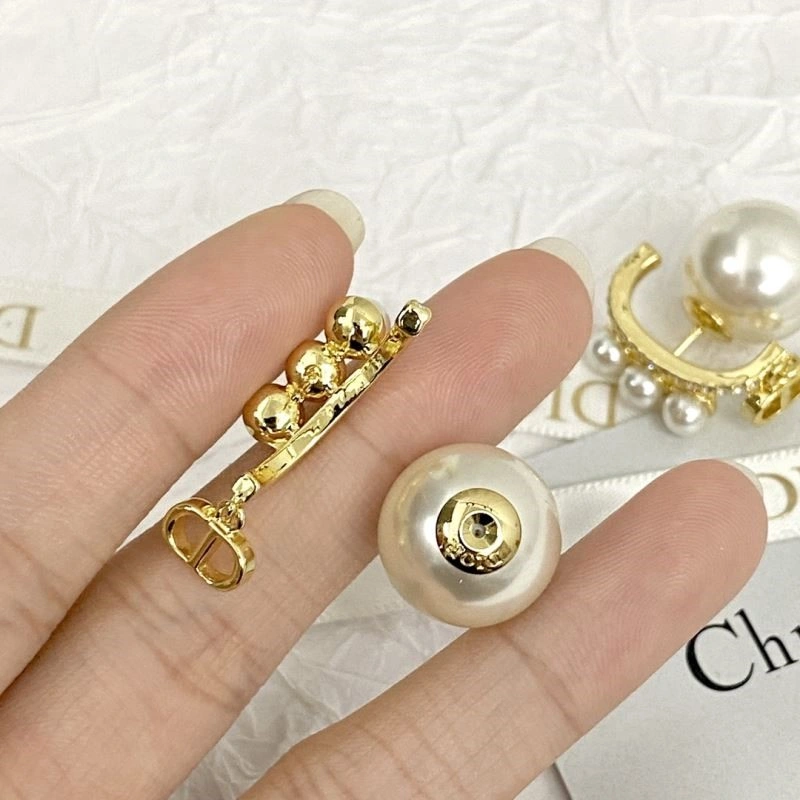 High accuracy Christian Dior Earrings