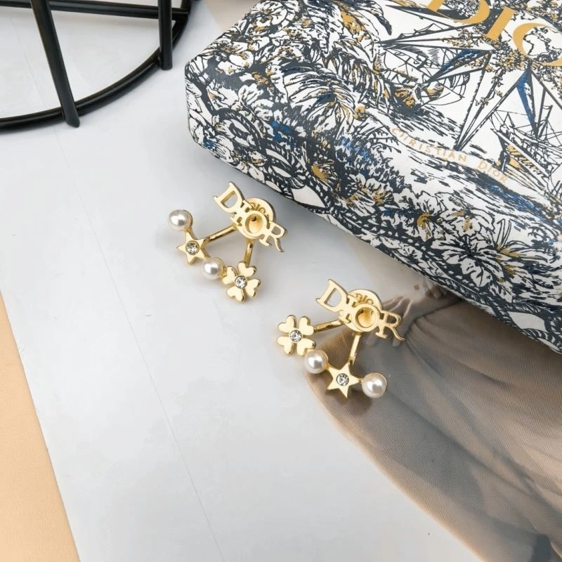 Top match Christian Dior Earrings