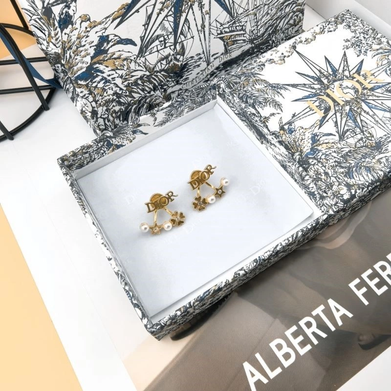 Top match Christian Dior Earrings