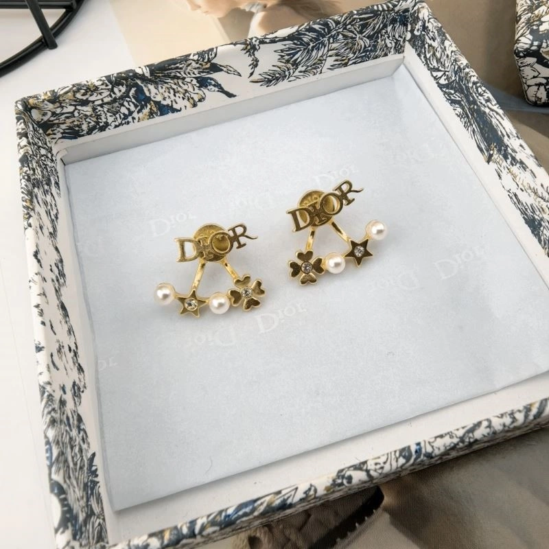 Top match Christian Dior Earrings
