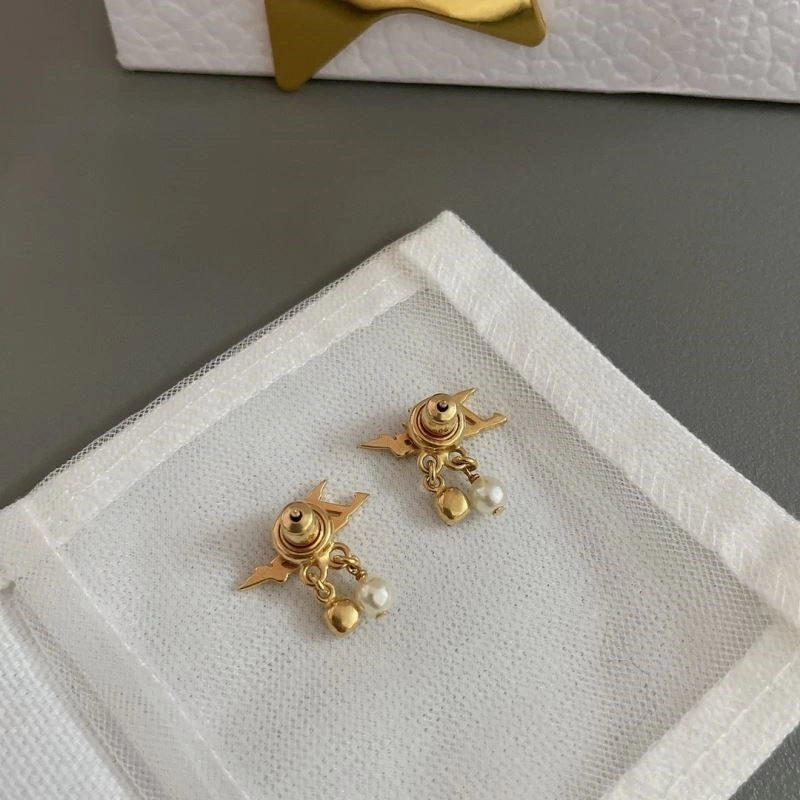 Bargain Christian Dior Earrings