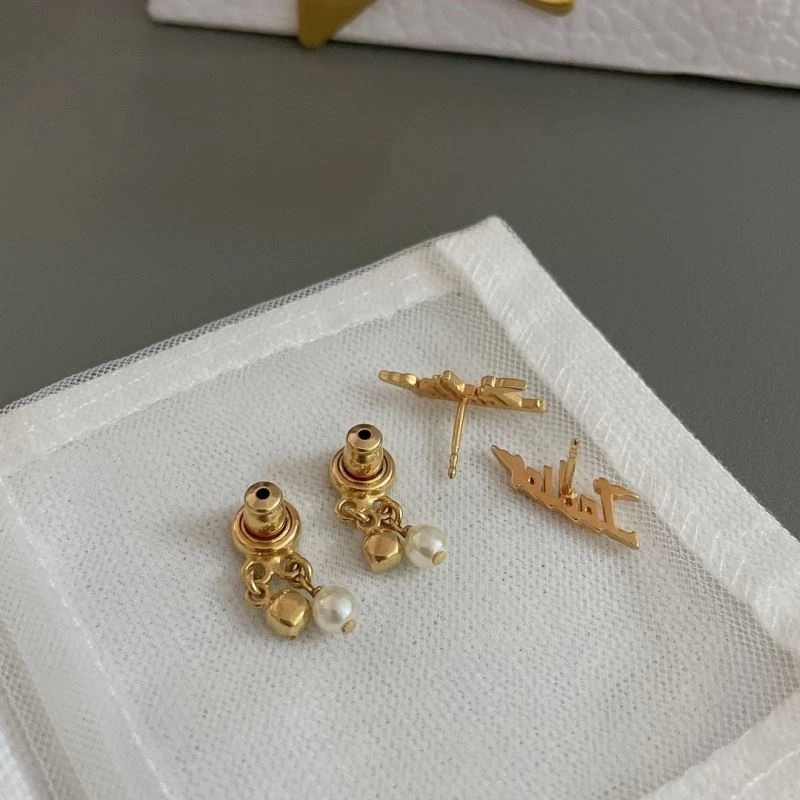 Bargain Christian Dior Earrings