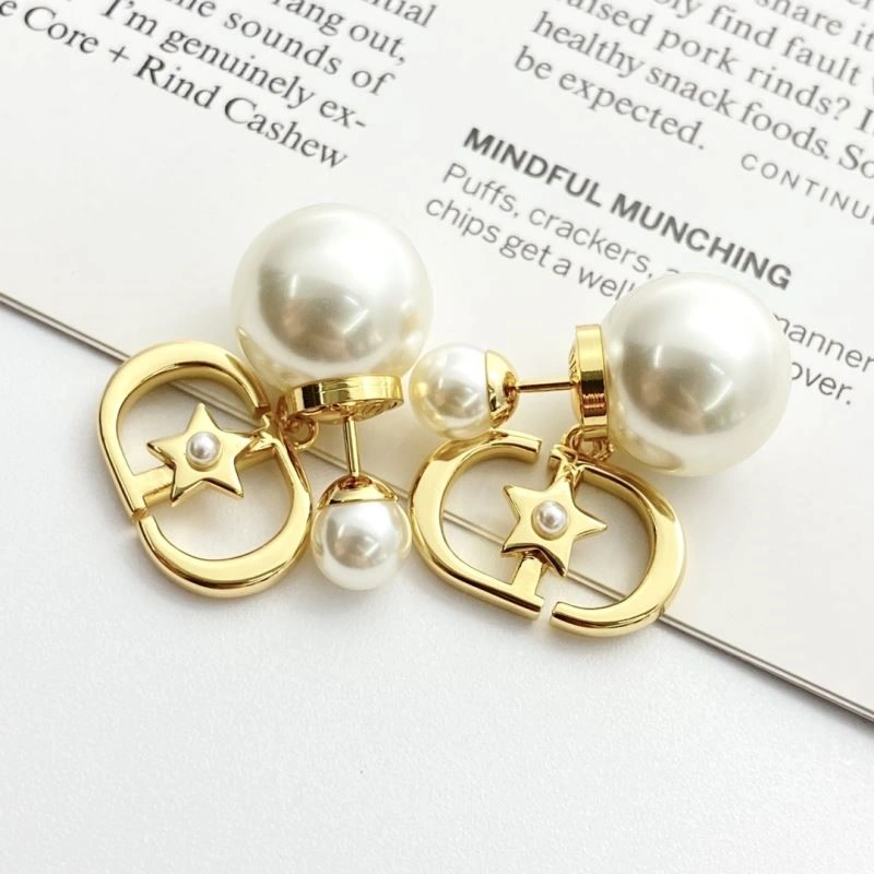 Low-cost Christian Dior Earrings
