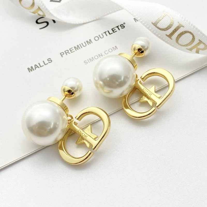 Low-cost Christian Dior Earrings