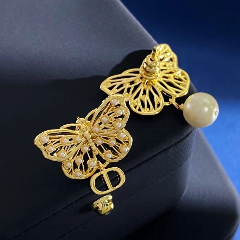 Accurate model Christian Dior Earrings