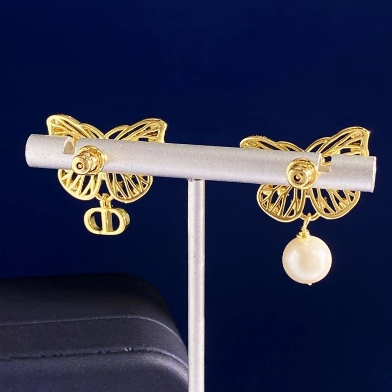 Accurate model Christian Dior Earrings