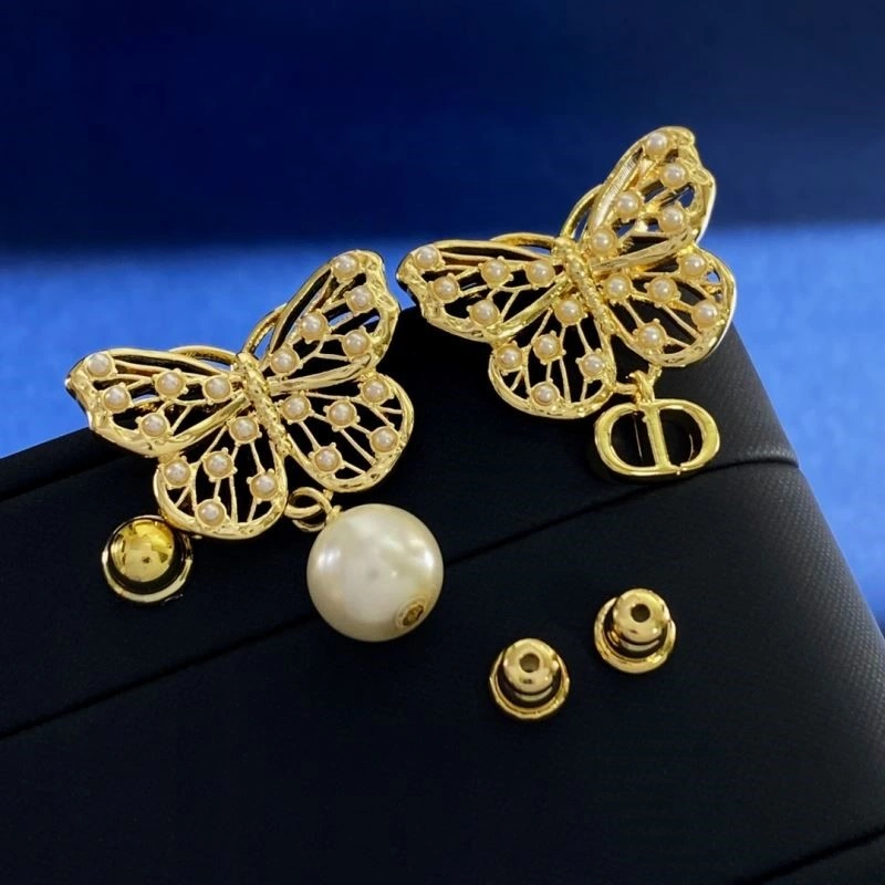 Accurate model Christian Dior Earrings