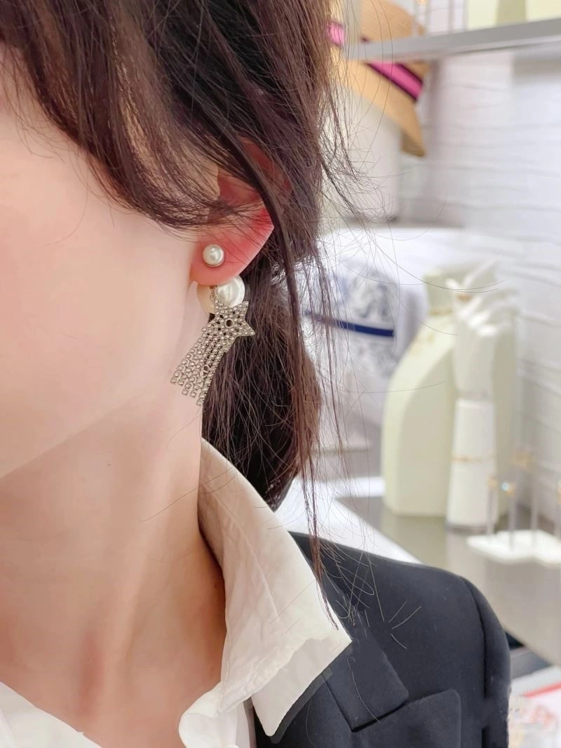 Low-cost Christian Dior Earrings
